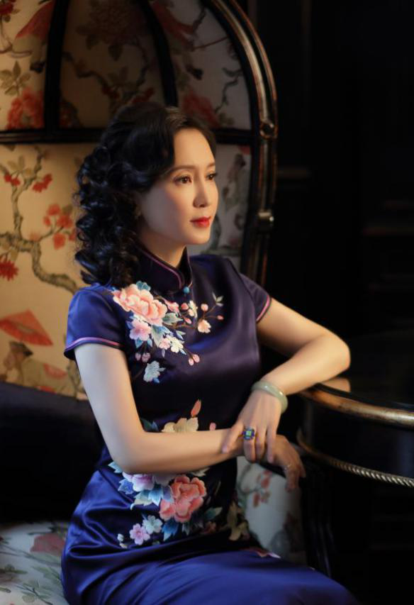 Artist - 胡小庭 HU XIAO TING : 长信传媒 GHY Culture & Media