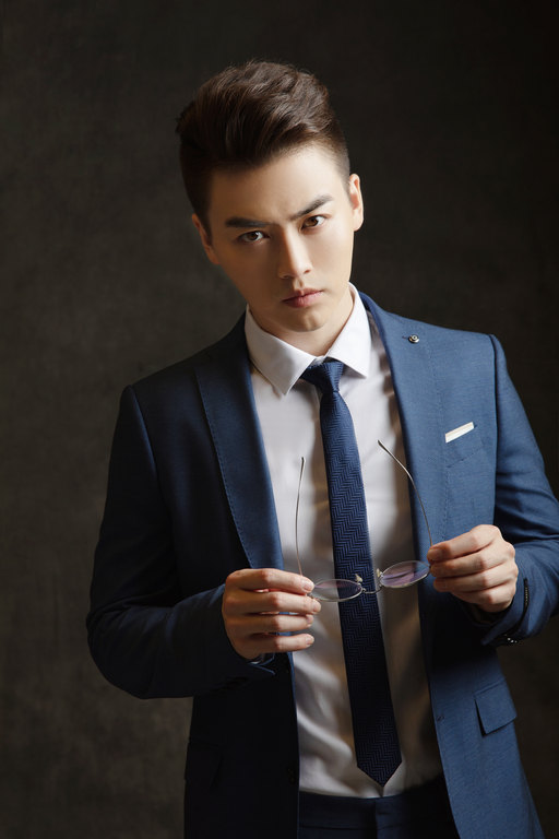 ARTIST - 旗下艺人 : 长信传媒 GHY Culture & Media