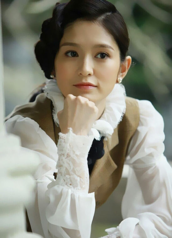 Artist - 肖茵 XIAO YIN : 长信传媒 GHY Culture & Media